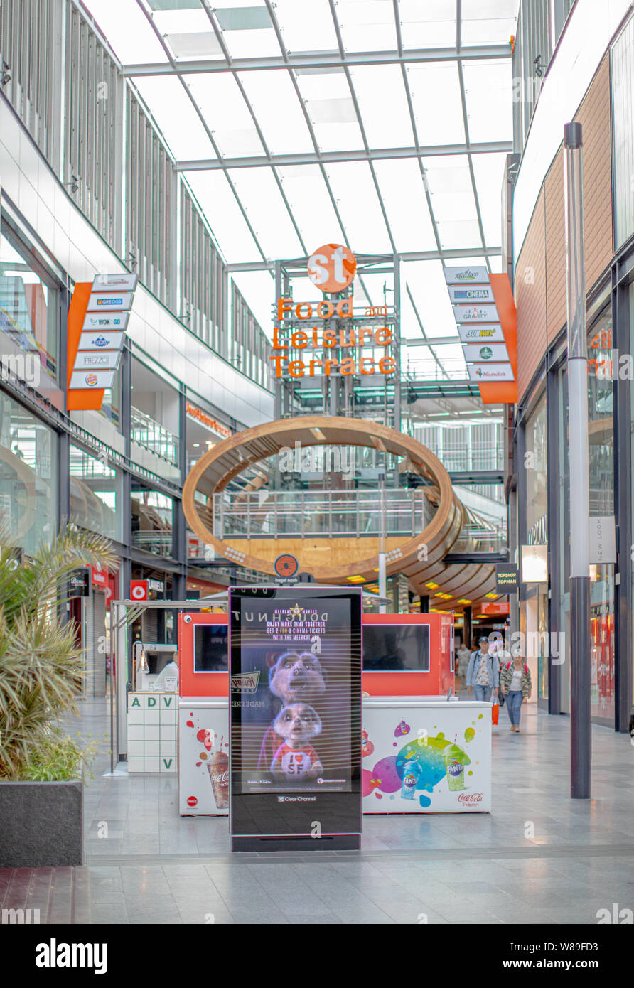 Shopping mall hull hi-res stock photography and images - Alamy