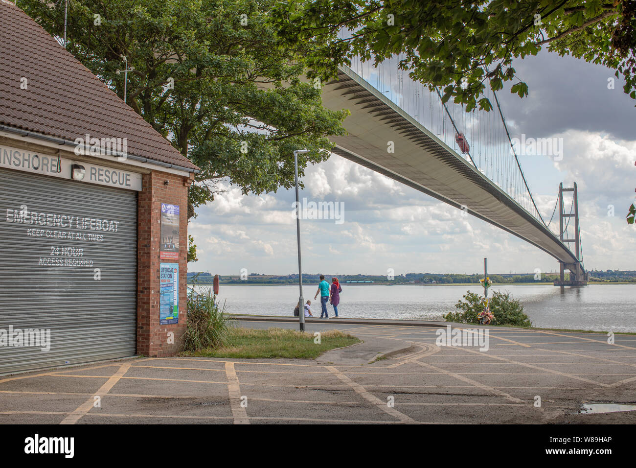The Humber Bridge in Hull, Yorkshire UK large span suspension bridge ...