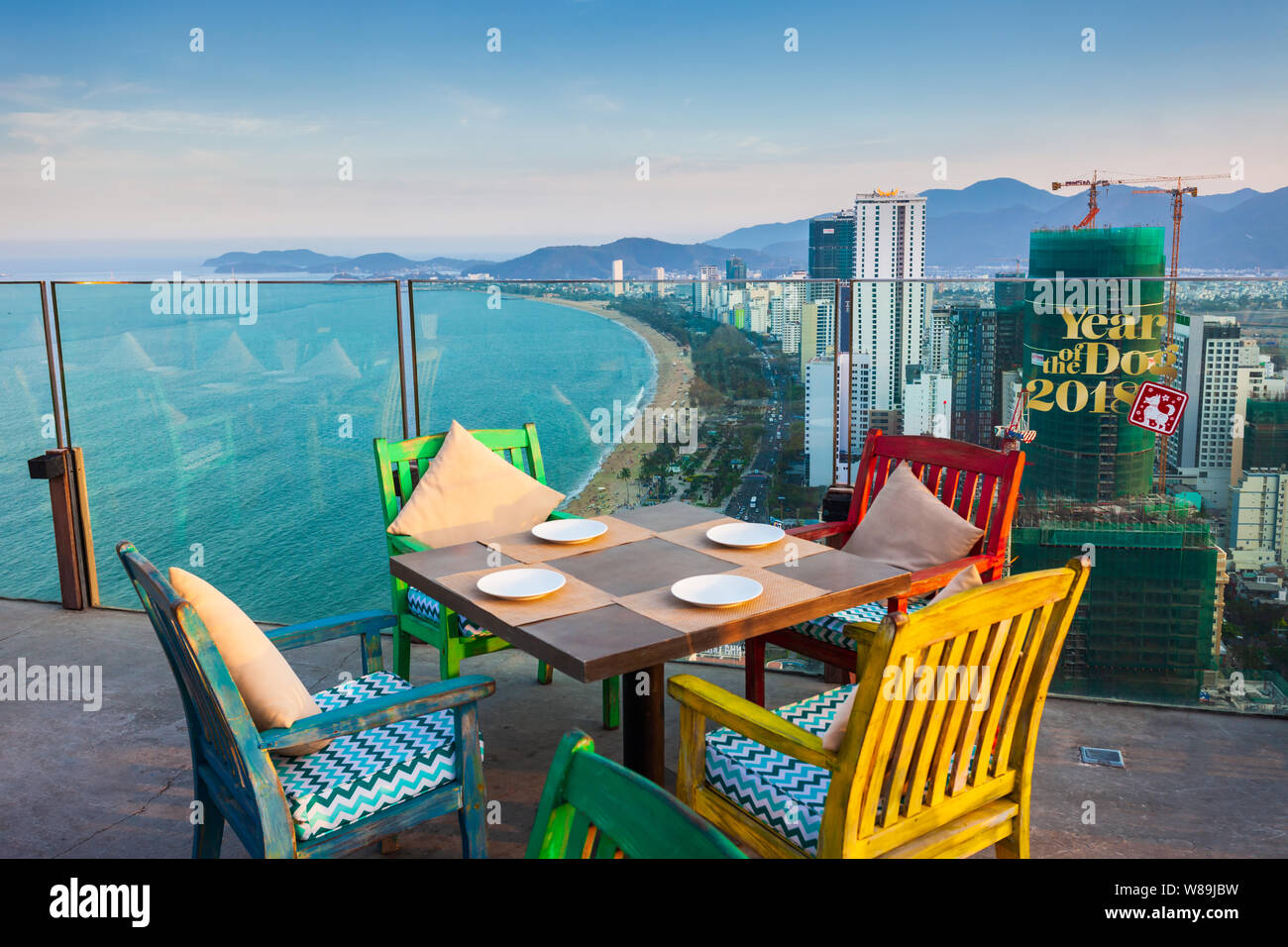 Skylight rooftop bar hi-res stock photography and images - Alamy