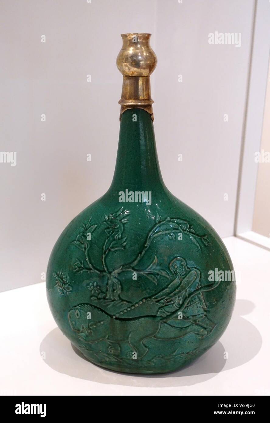Glazed fritware hi-res stock photography and images - Alamy