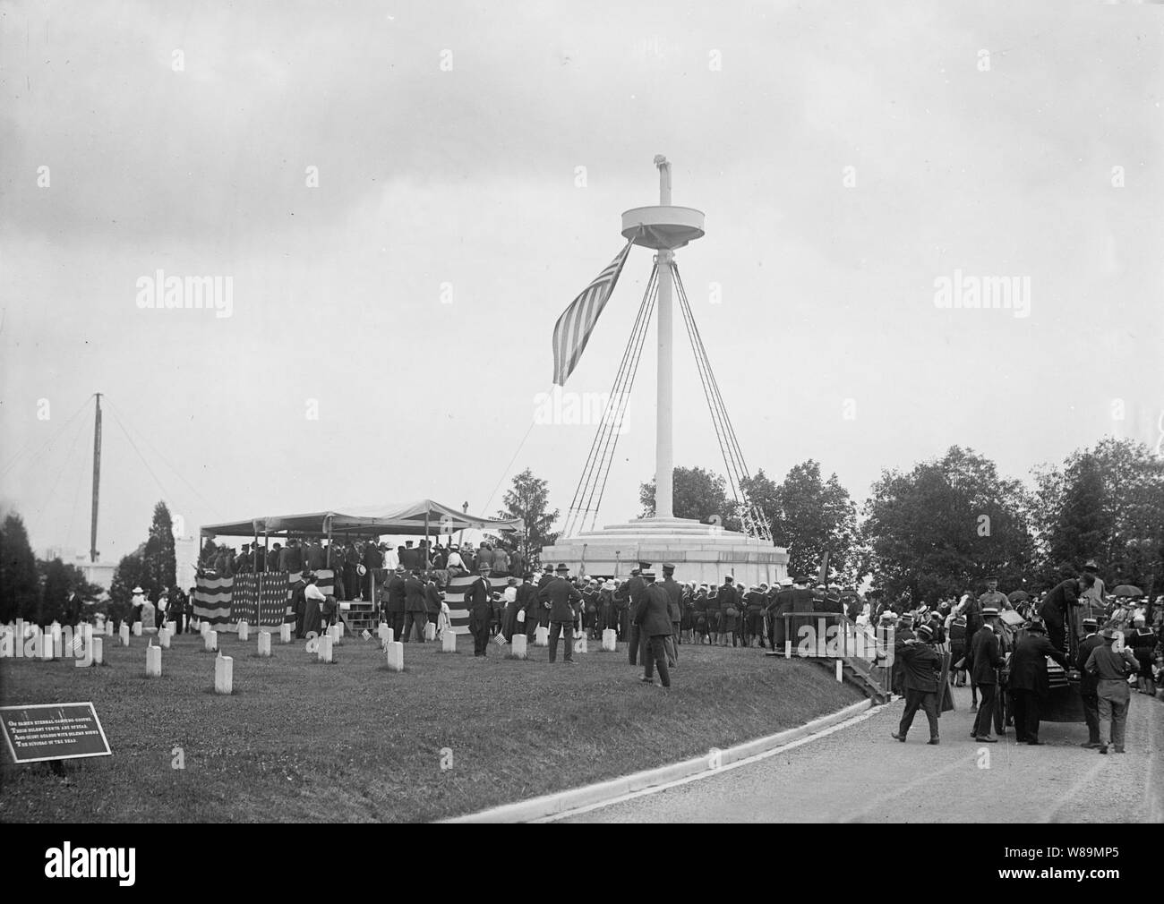Dedication of USS Maine Mast Memorial - Arlington National Cemetery ...