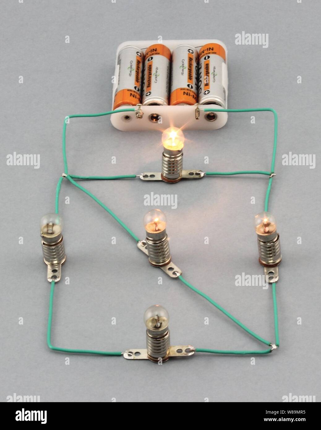 Battery light bulb circuit hi-res stock photography and images - Alamy