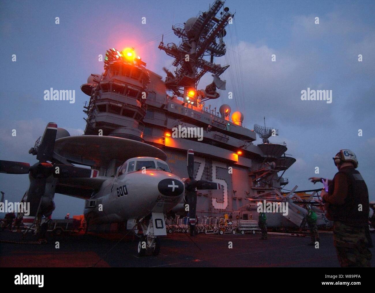 Fixed signals hi-res stock photography and images - Alamy