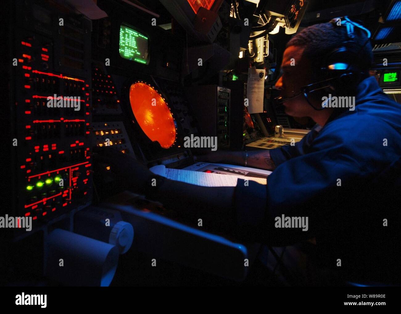 Uss thomas s gates hi-res stock photography and images - Alamy