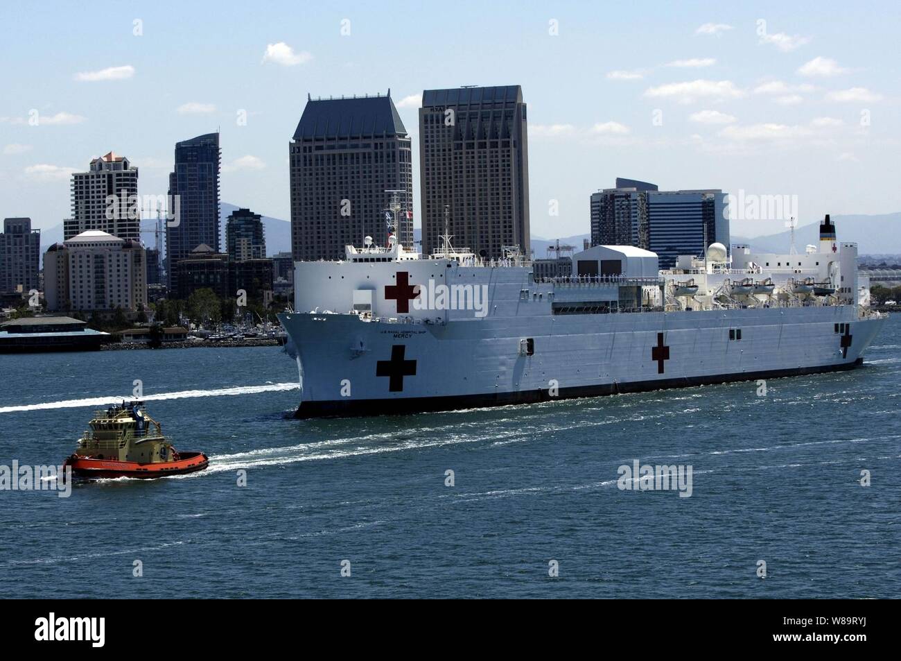 Usns mercy hi-res stock photography and images - Alamy
