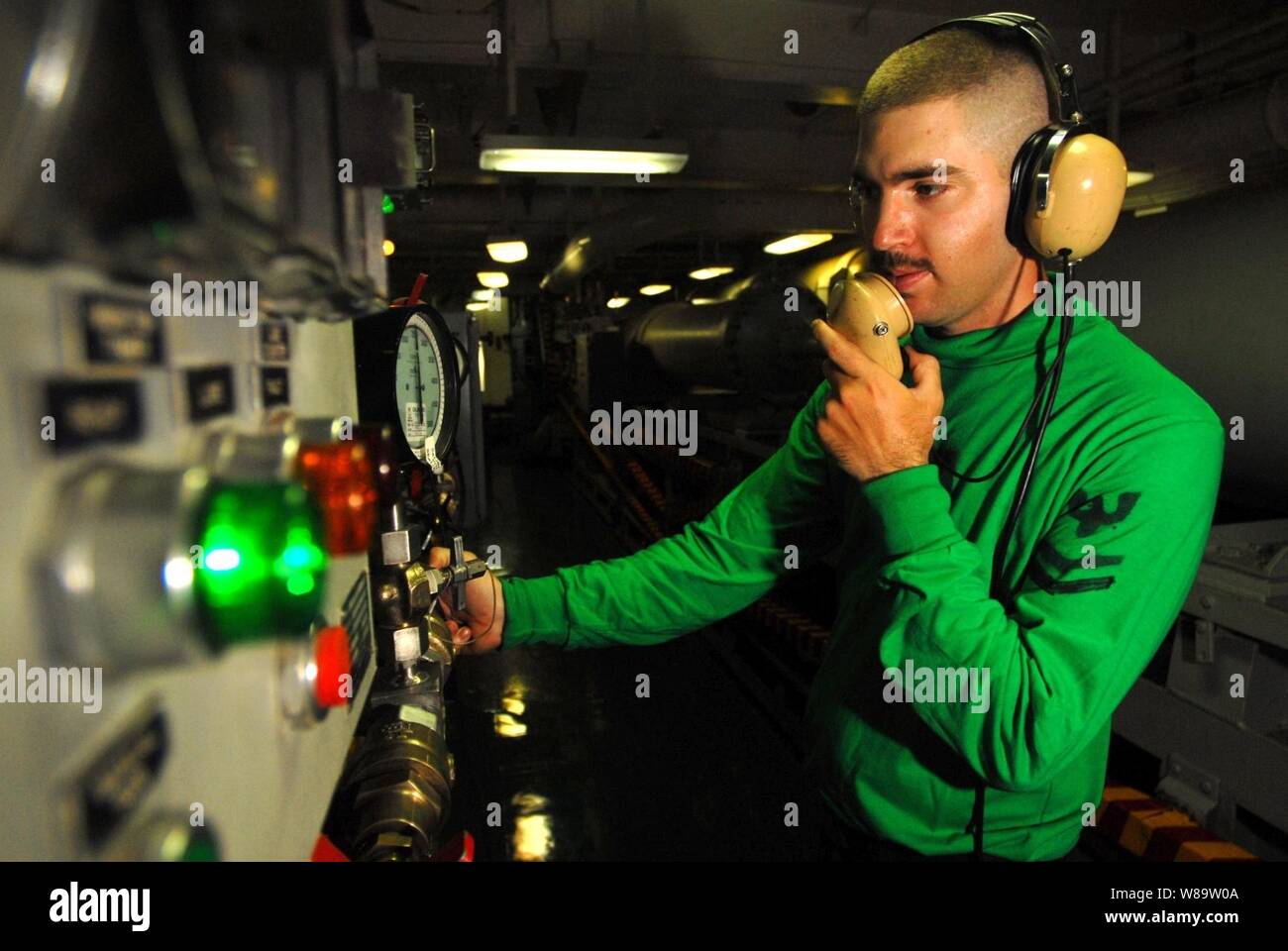 Multiple engines hi-res stock photography and images - Alamy