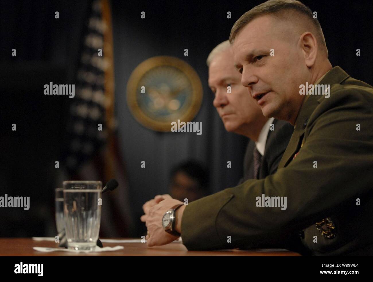 Marine corps gen james cartwright hi-res stock photography and images ...