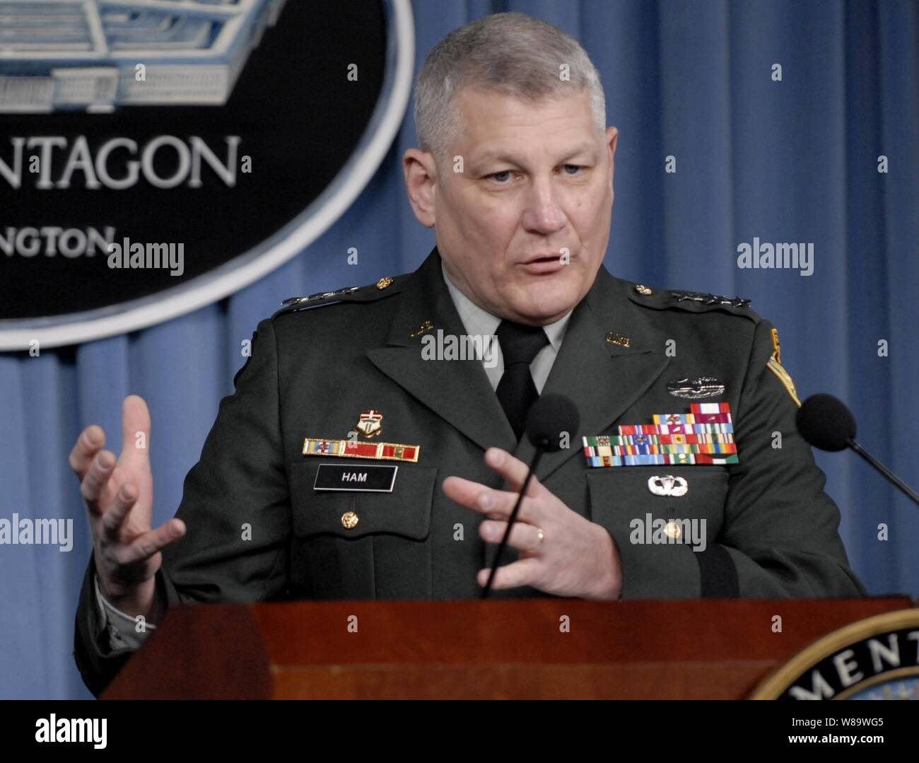 Pentagon Press Briefing High Resolution Stock Photography and Images ...