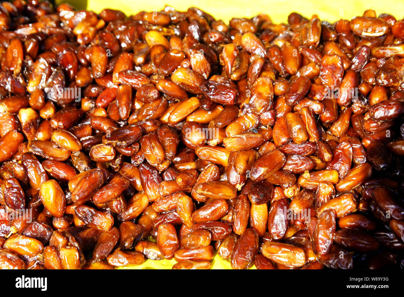Fresh dates on the fresh market of Nabeul, Tunisia Stock Photo - Alamy