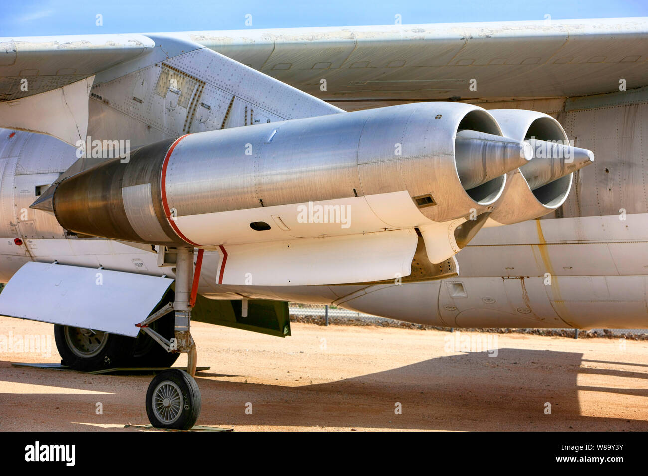 Boeing b 47 stratojet hi-res stock photography and images - Alamy