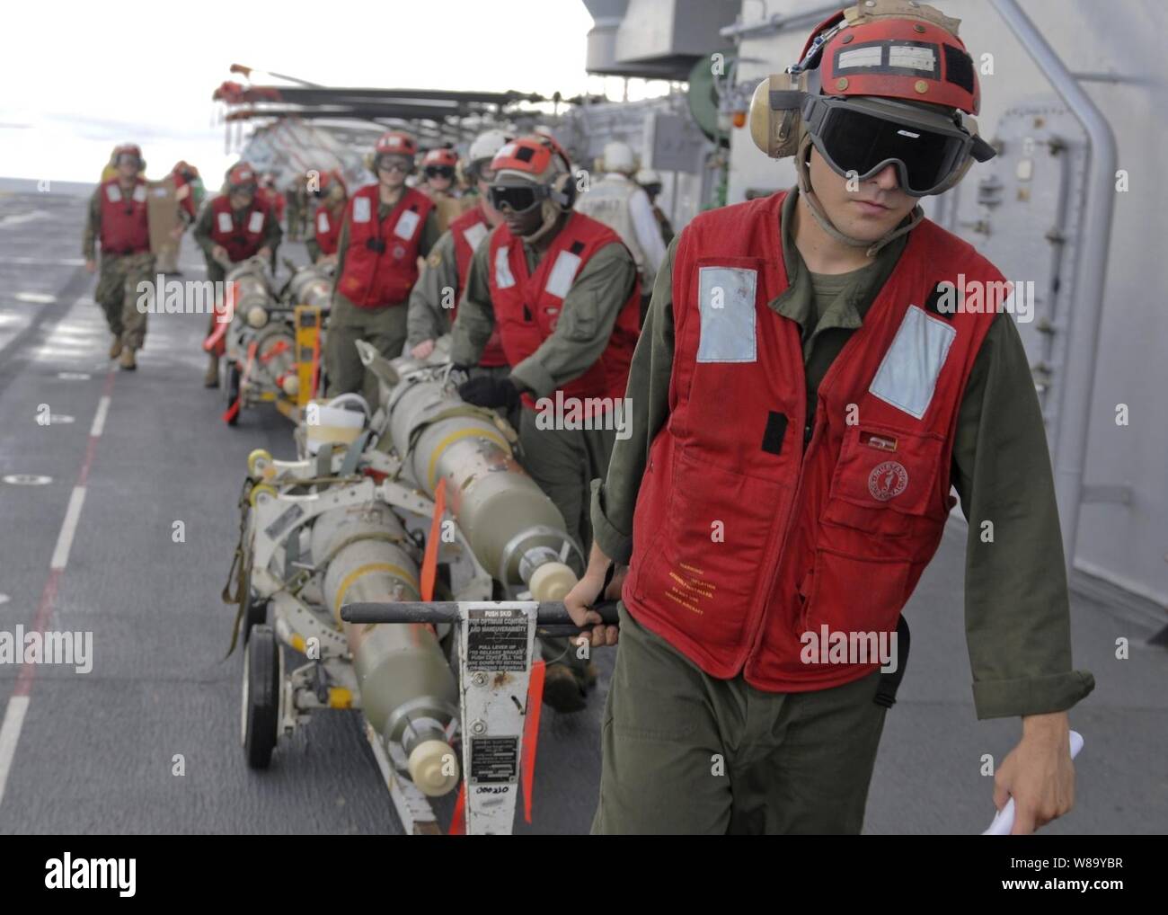 U s military transport ship hi-res stock photography and images - Alamy