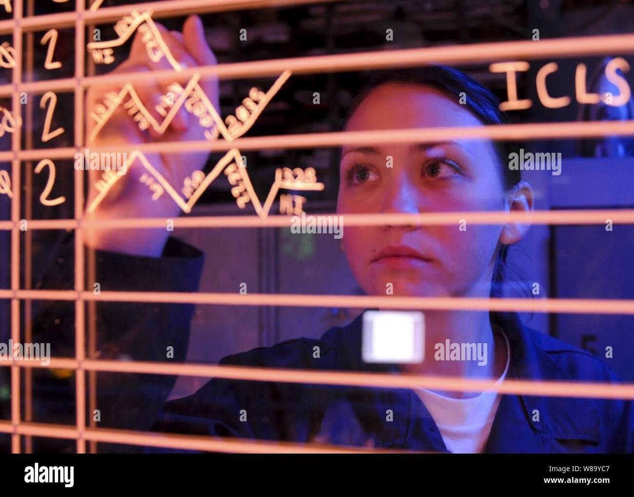 Air traffic control center hi-res stock photography and images - Alamy