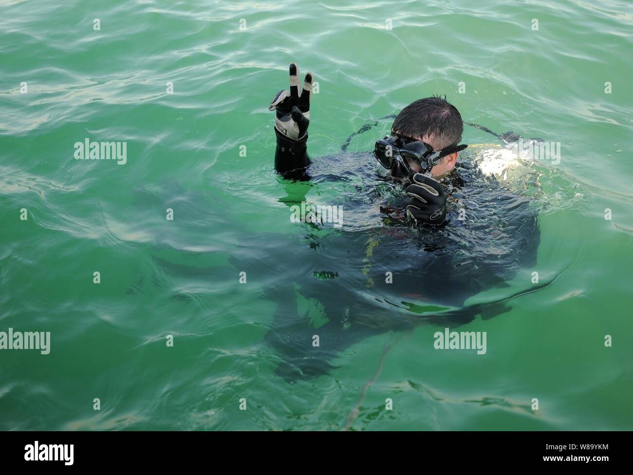 Mina salman pier hi-res stock photography and images - Alamy