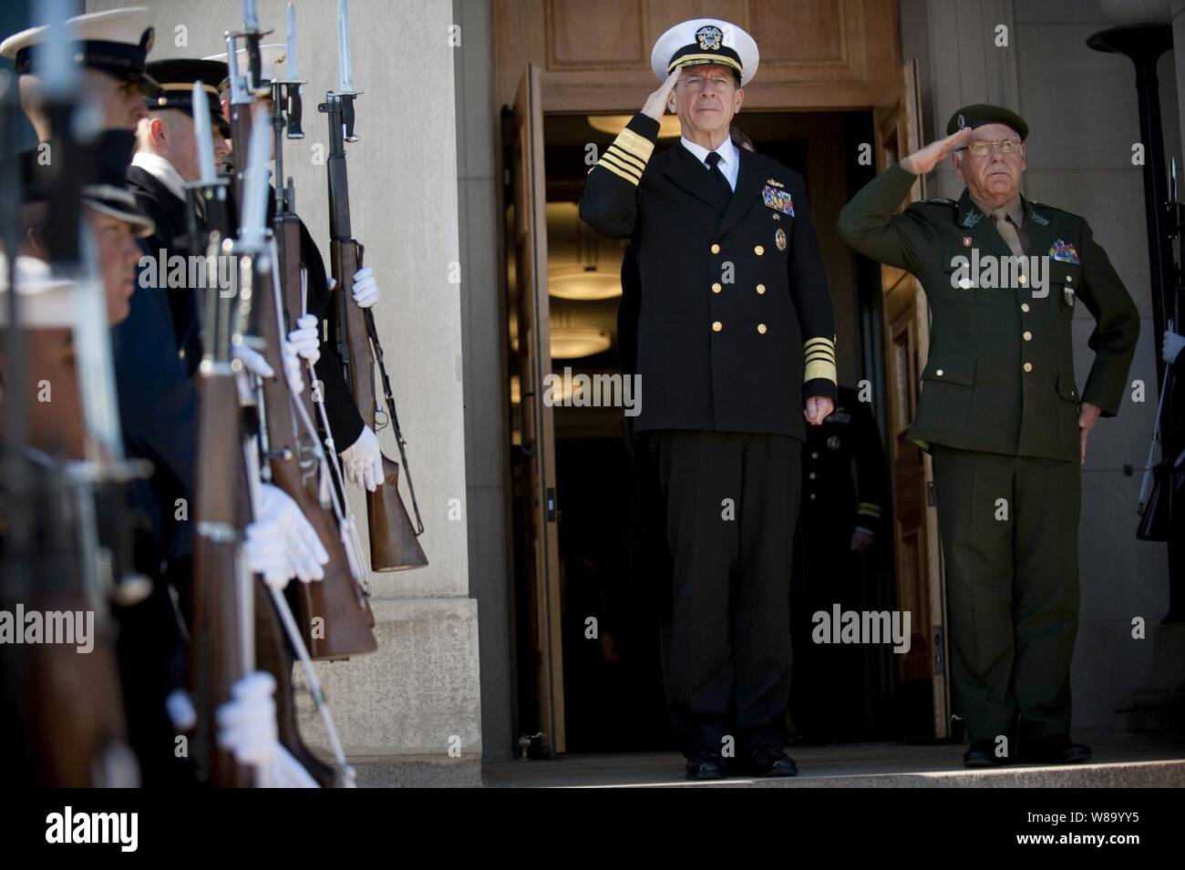 Dinardi hi-res stock photography and images - Alamy