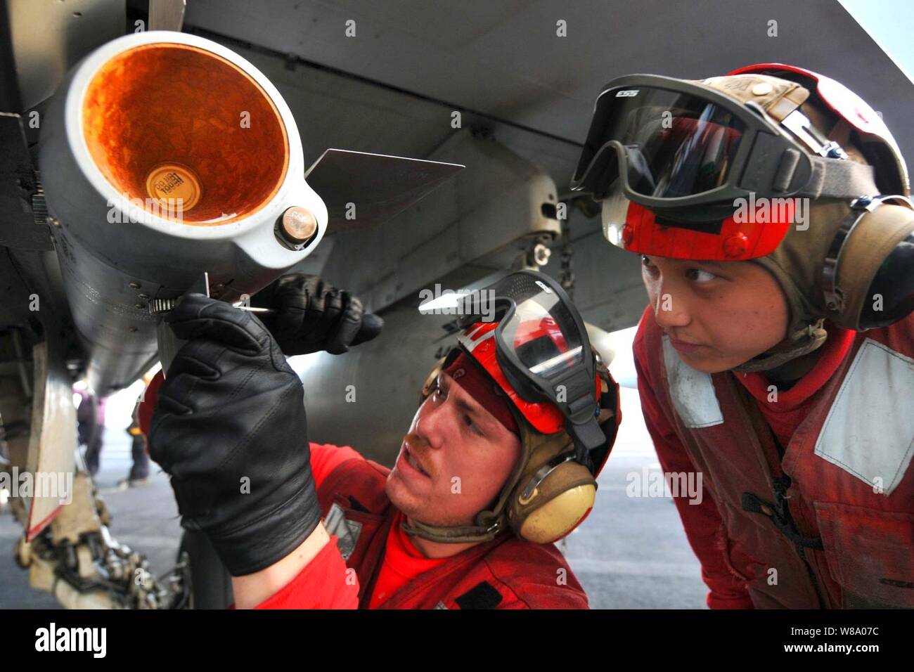 Aim 120 amraam missile hi-res stock photography and images - Alamy