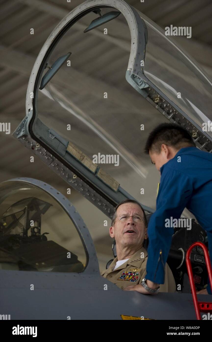 Chinese peoples liberation army air force hi-res stock photography and ...