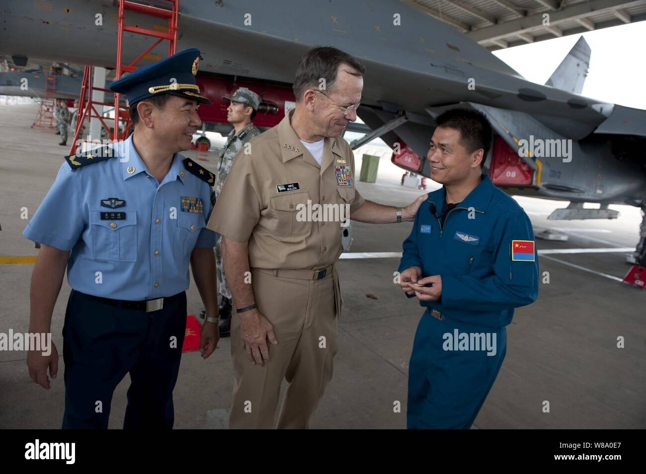 Chinese peoples liberation army hi-res stock photography and images - Alamy