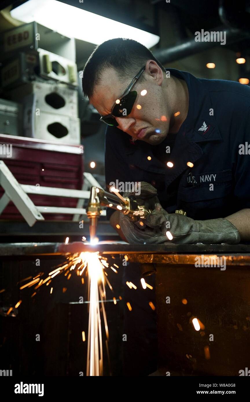 Acetylene carrier hi-res stock photography and images - Alamy
