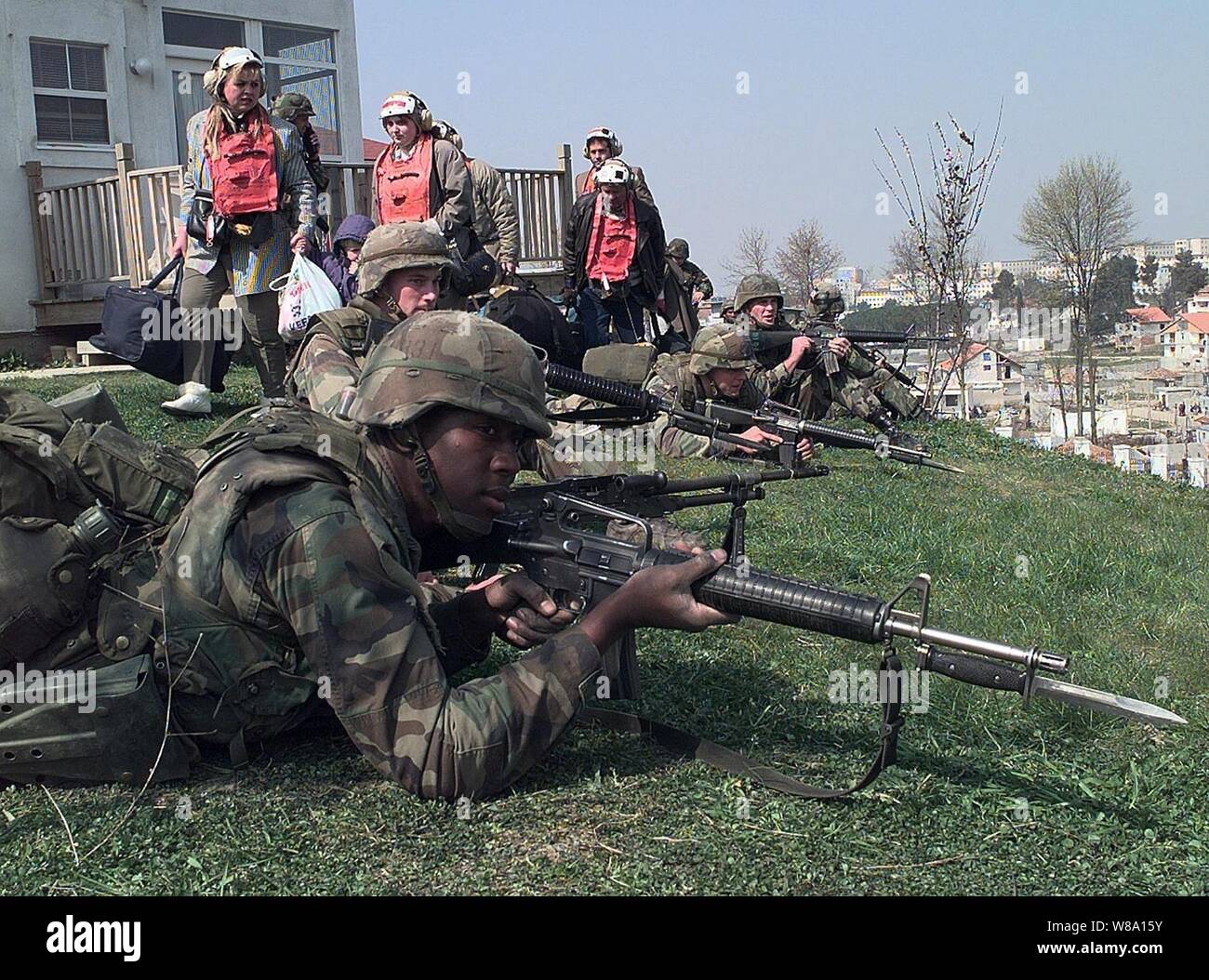 American citizens board a U.S. Marine Corps CH-53 Super Stallion combat ...