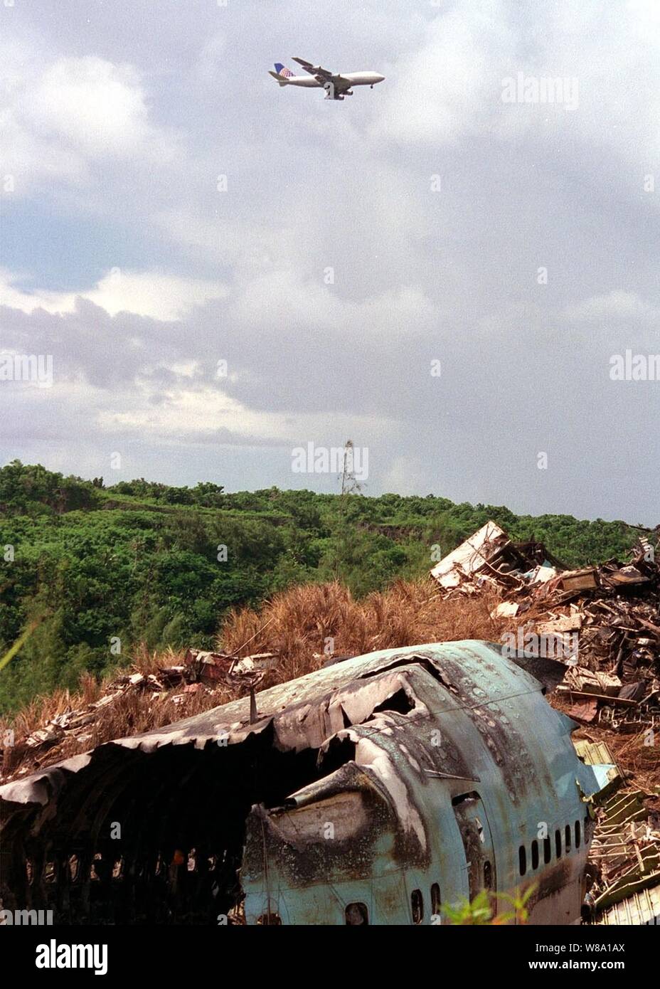 Active flight pattern over KAL Flight 801 crash site Commercial flights ...