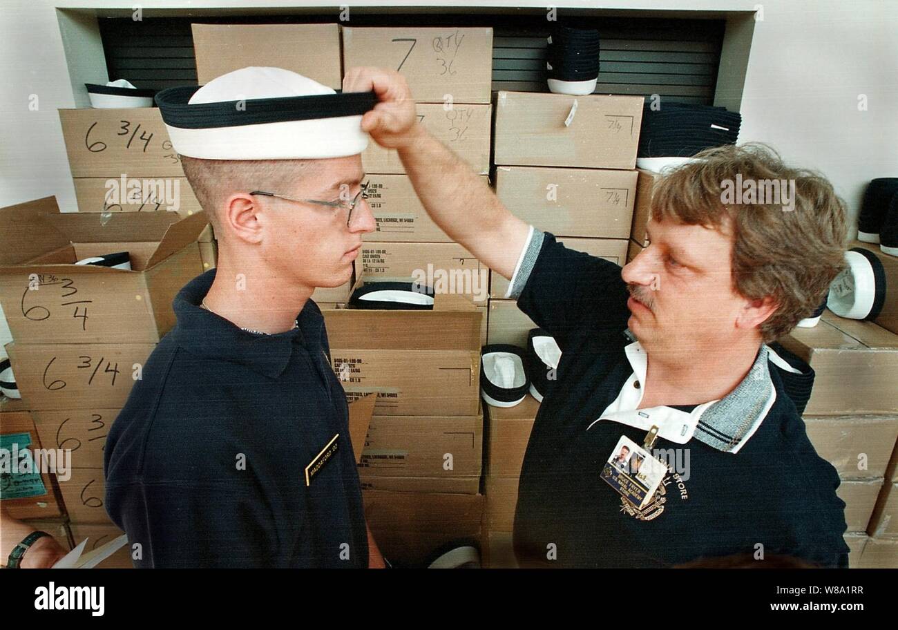 U s military personnel new hi-res stock photography and images - Alamy