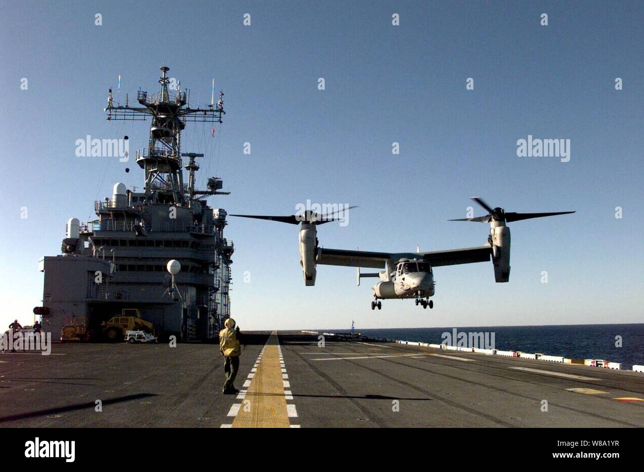 Amphibious assault ship uss saipan lha 2 hi-res stock photography and ...