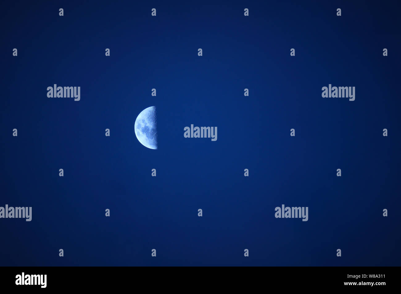 Huge telescope night sky hi-res stock photography and images - Alamy