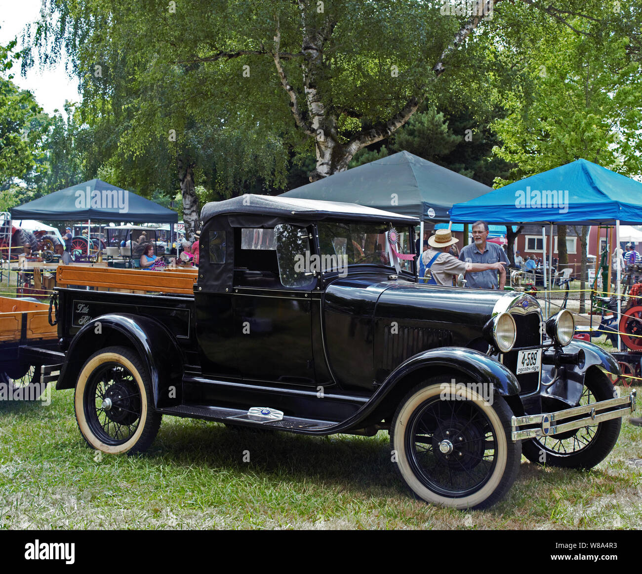 Old ford pickup hi-res stock photography and images - Alamy