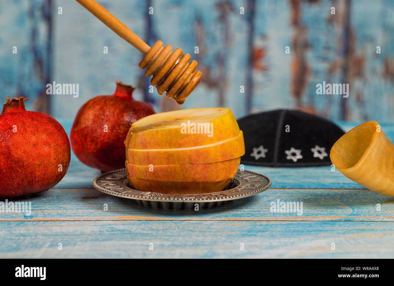 Jewish Holiday Rosh hashanah honey and apples with pomegranate ...