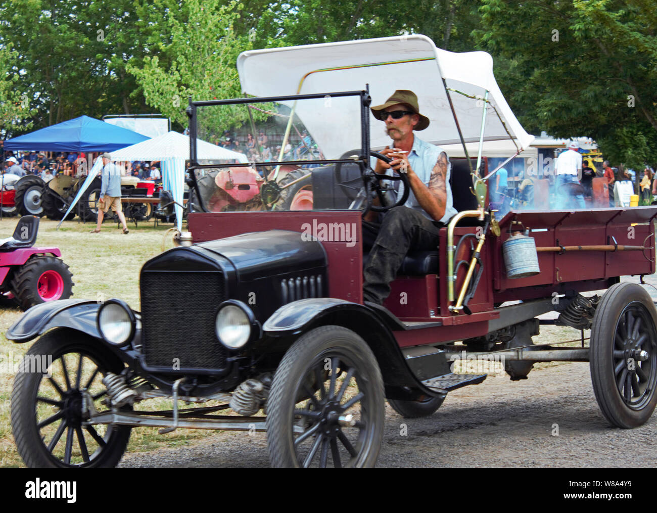 Antique hillbilly truck hi-res stock photography and images - Alamy