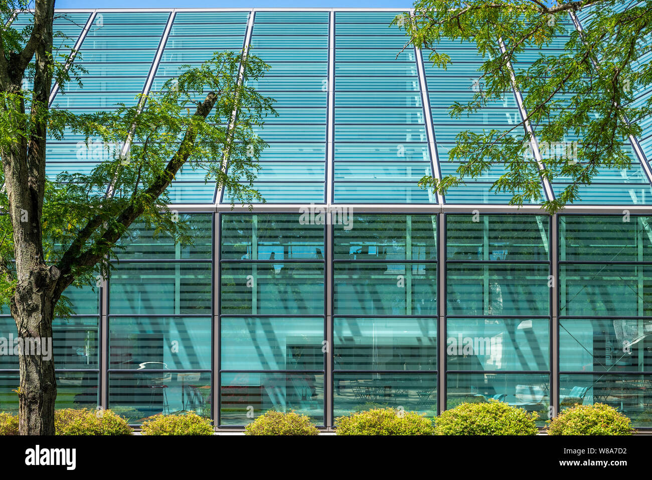Cummins Irwin Office Building, designed by Kevin Roche Stock Photo - Alamy