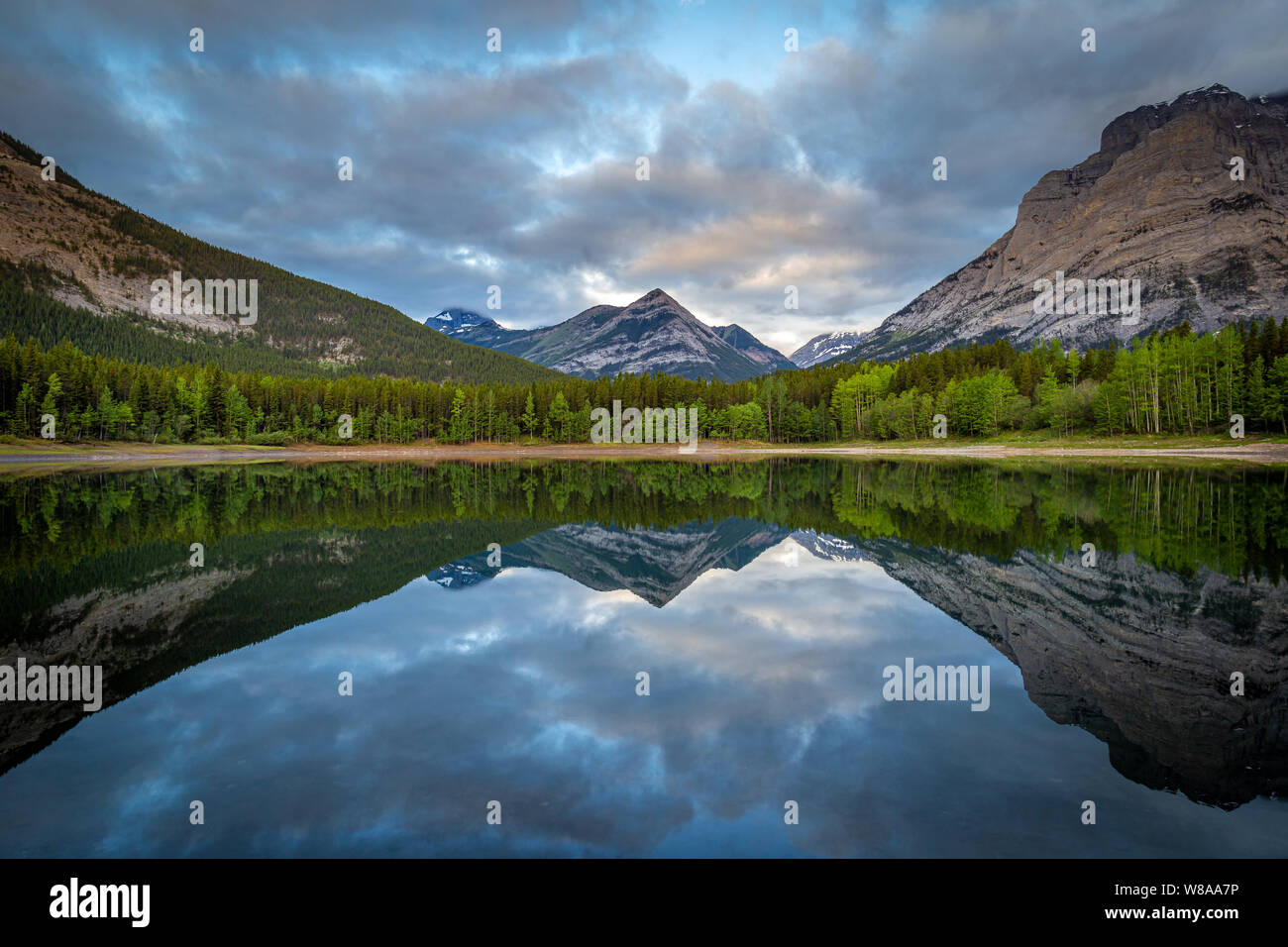 Sunrise Reflections at Wedge Pond in Kananaskis Country, Alberta Stock ...