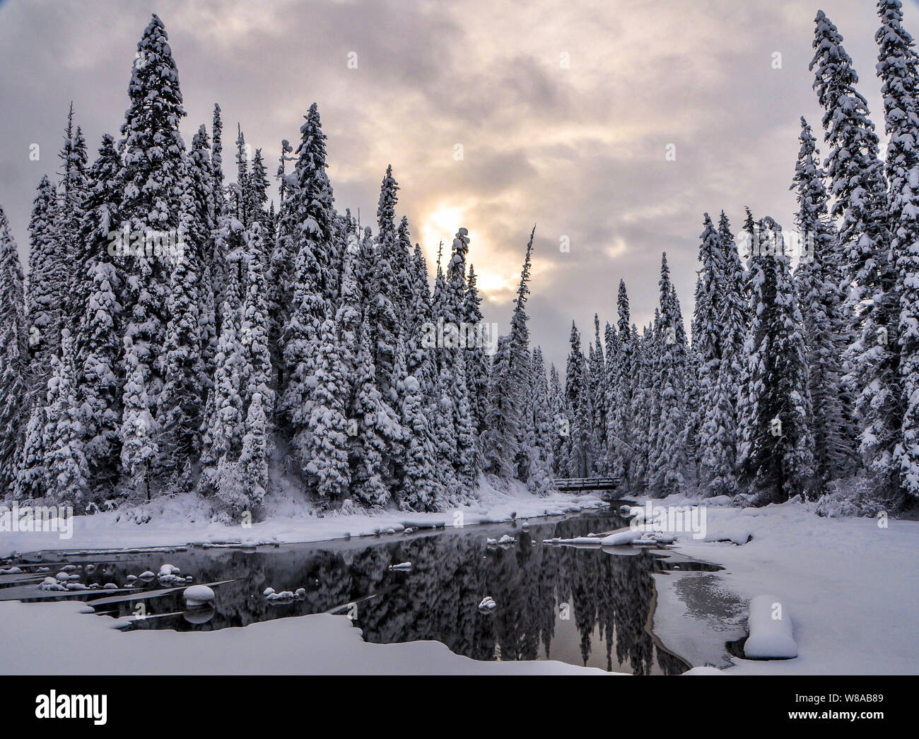 Seasonal background bit snow hi-res stock photography and images - Alamy