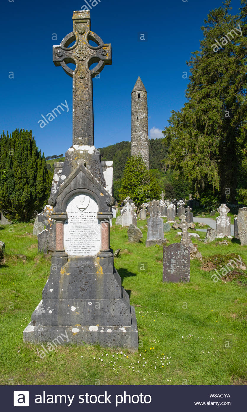Celtic Cross Headstone In Cemetery High Resolution Stock Photography ...