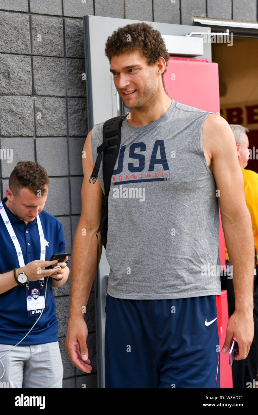 Brook lopez hi-res stock photography and images - Alamy