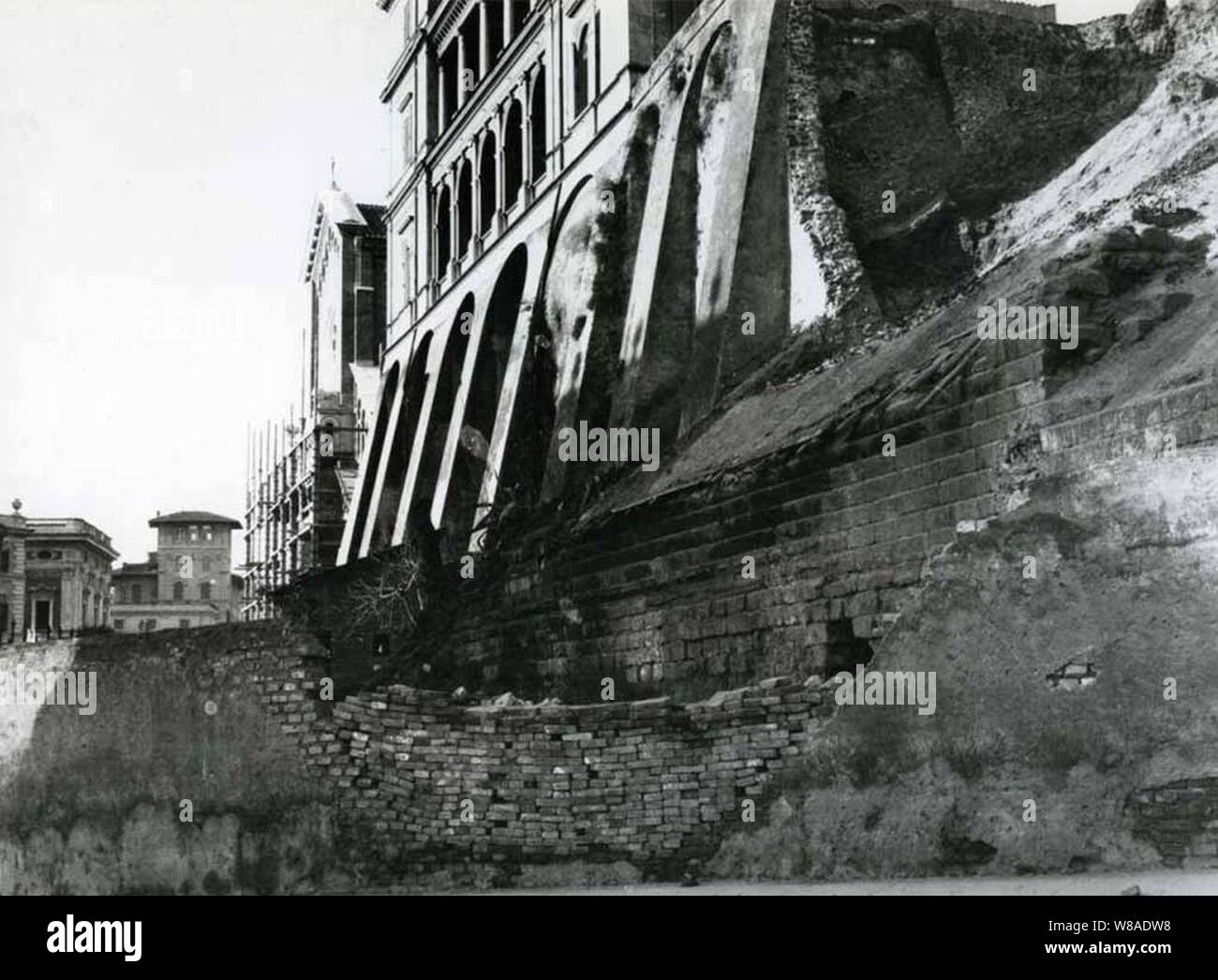 Demolition villa hi-res stock photography and images - Alamy