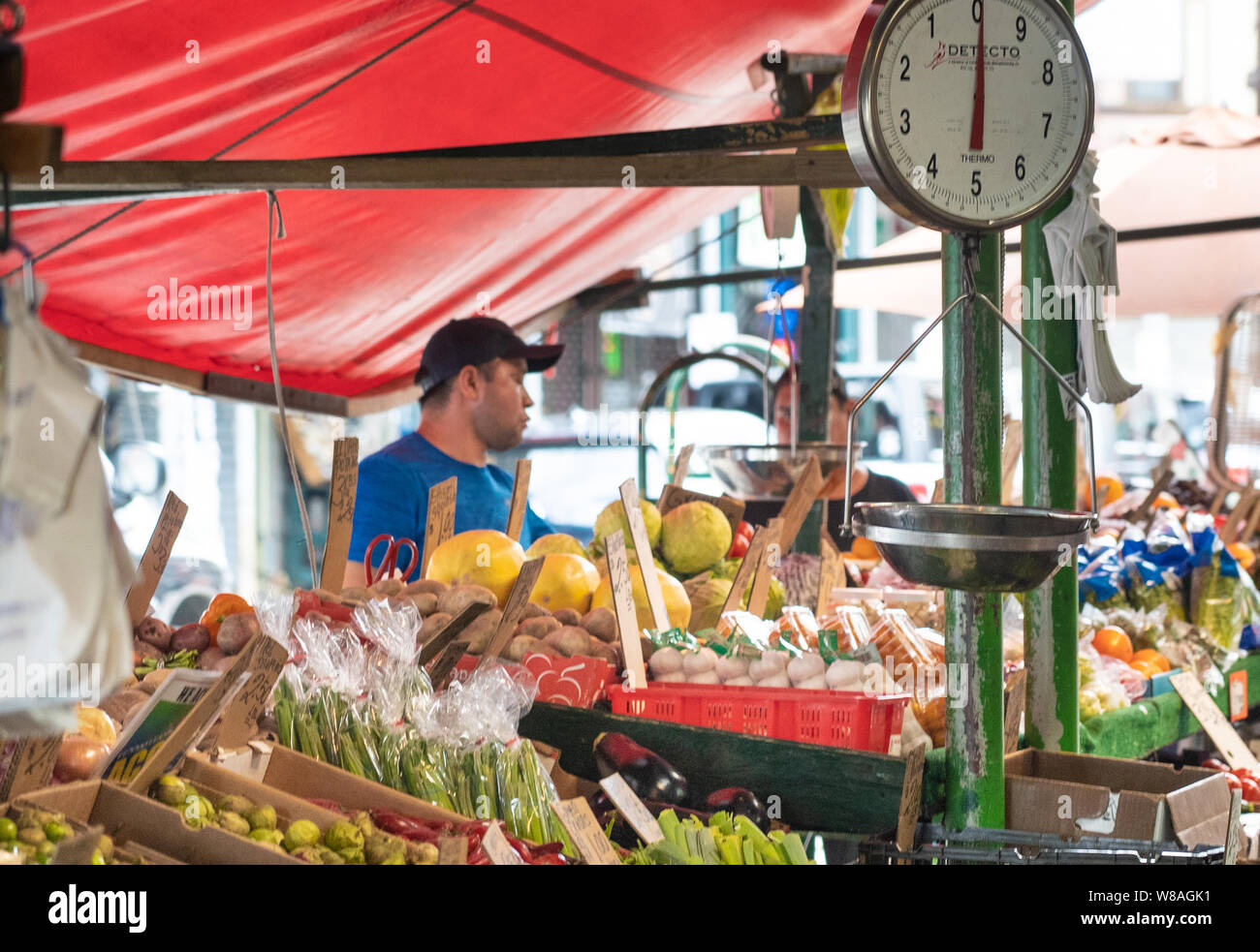 Downtown philadelphia market street hi-res stock photography and images ...