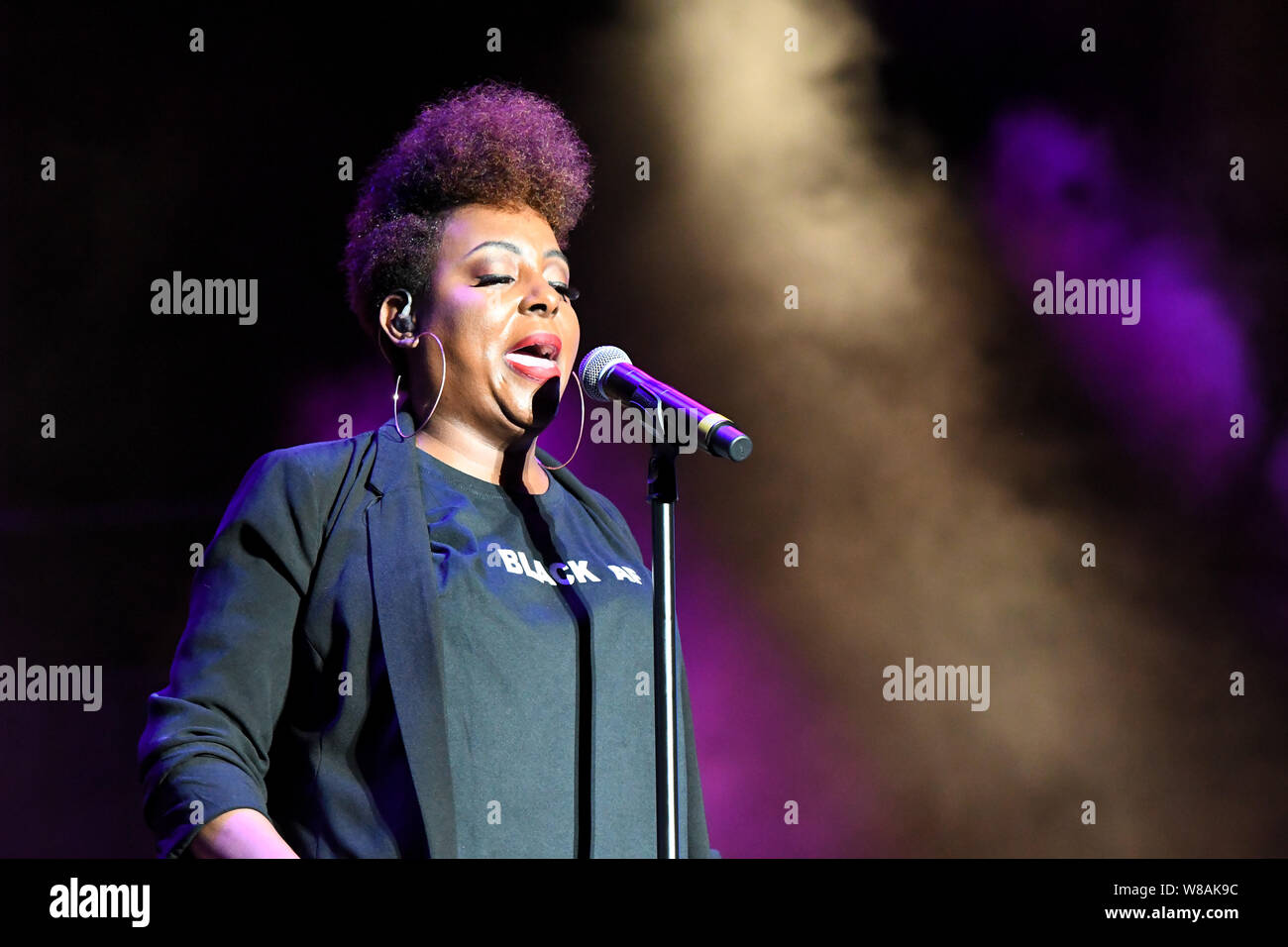 Ledisi concert hi-res stock photography and images - Alamy