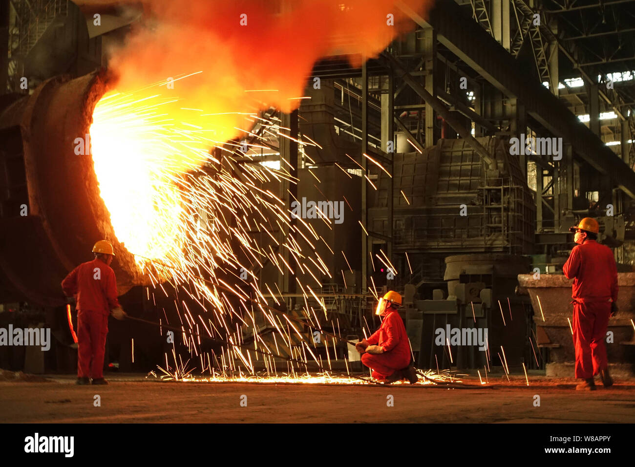 Molten steel hi-res stock photography and images - Alamy