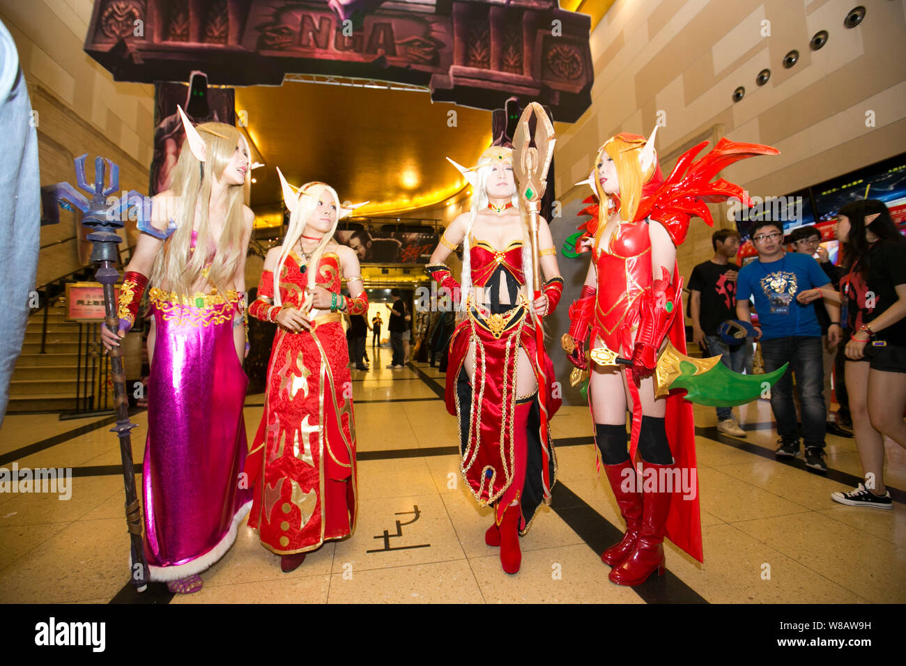 Chinese cosplayers hi-res stock photography and images - Alamy