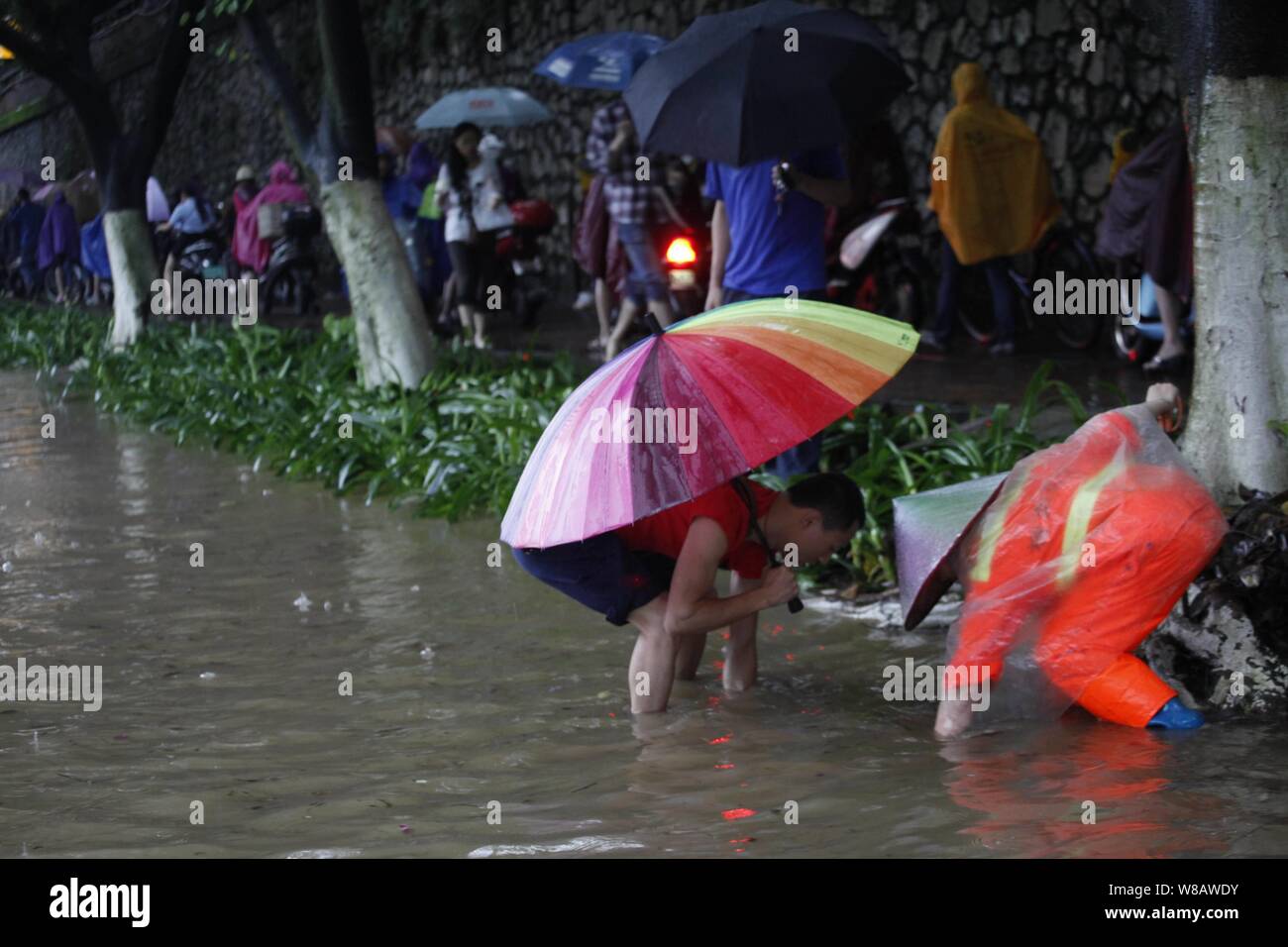 Chinese drain hi-res stock photography and images - Alamy