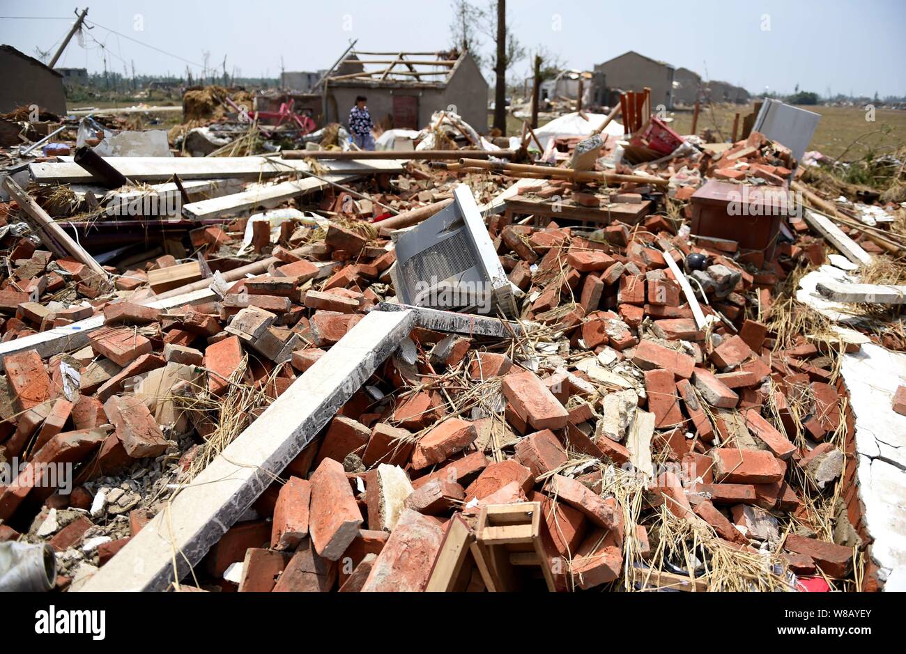 Massive rubble hi-res stock photography and images - Alamy