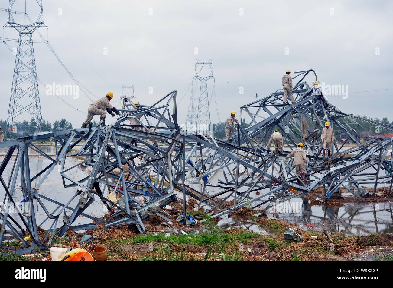 Massive pylon hi-res stock photography and images - Alamy