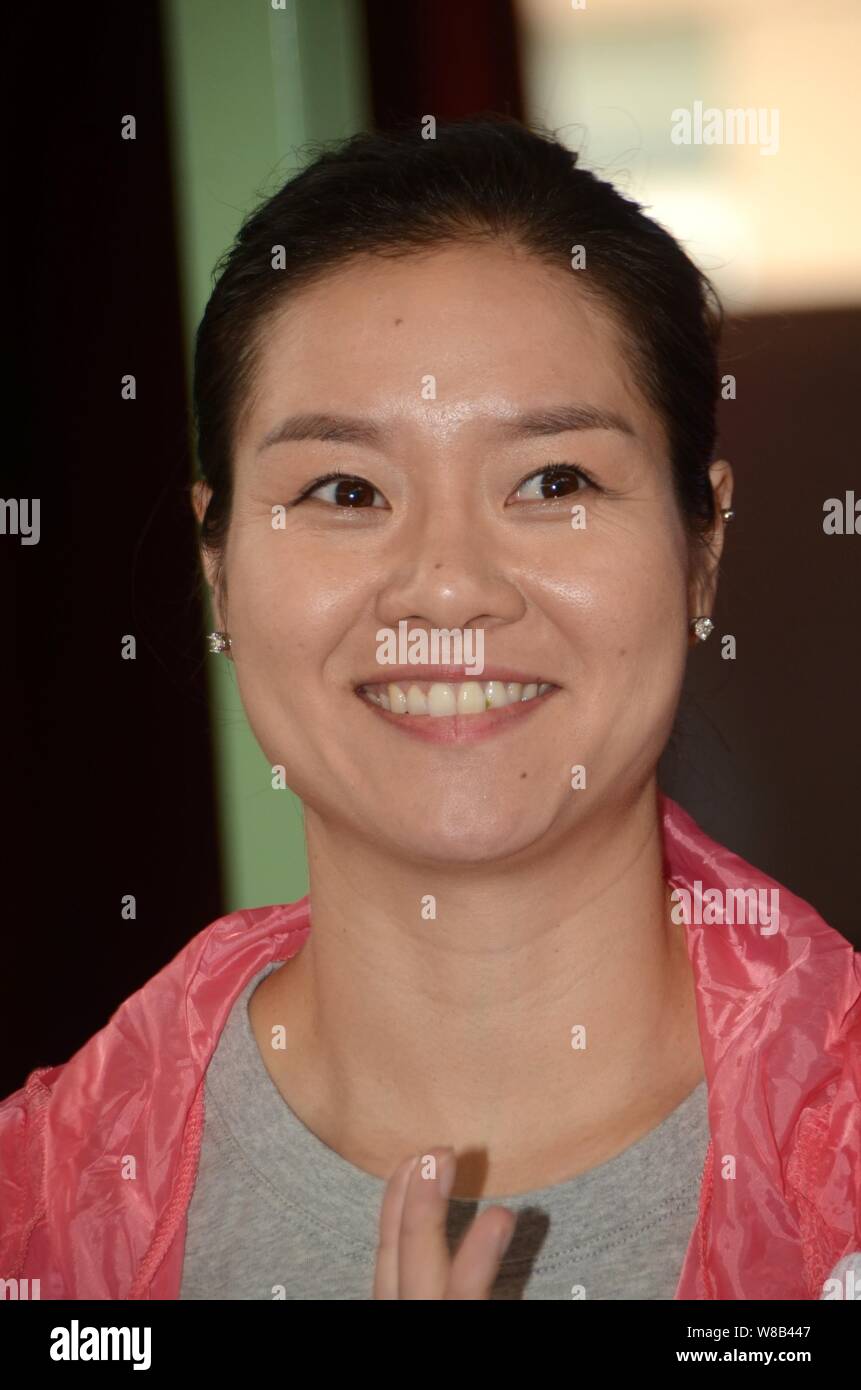 Pregnant retired Chinese tennis star Li Na attends an event for the ...