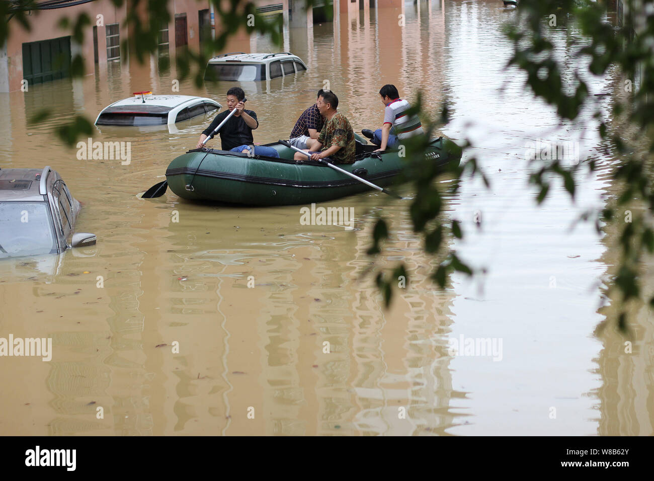 Row boat rain hi-res stock photography and images - Alamy