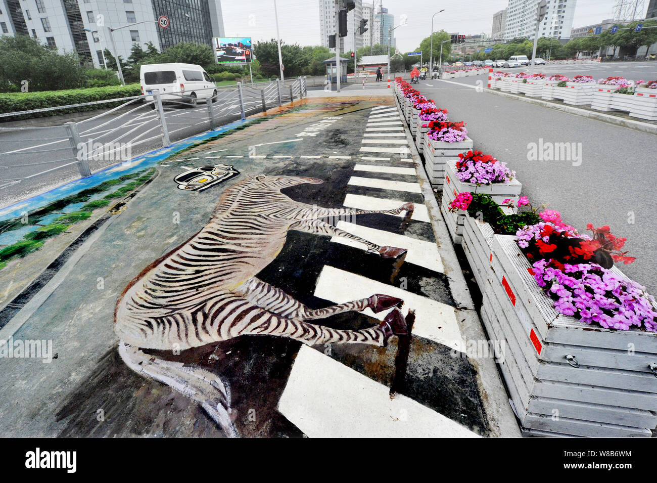 Zebra crossing painting hi-res stock photography and images - Alamy