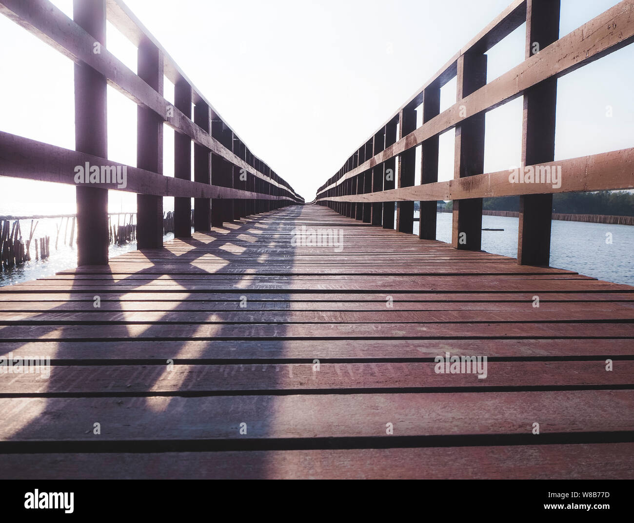 Rope bridge drawing hi-res stock photography and images - Alamy