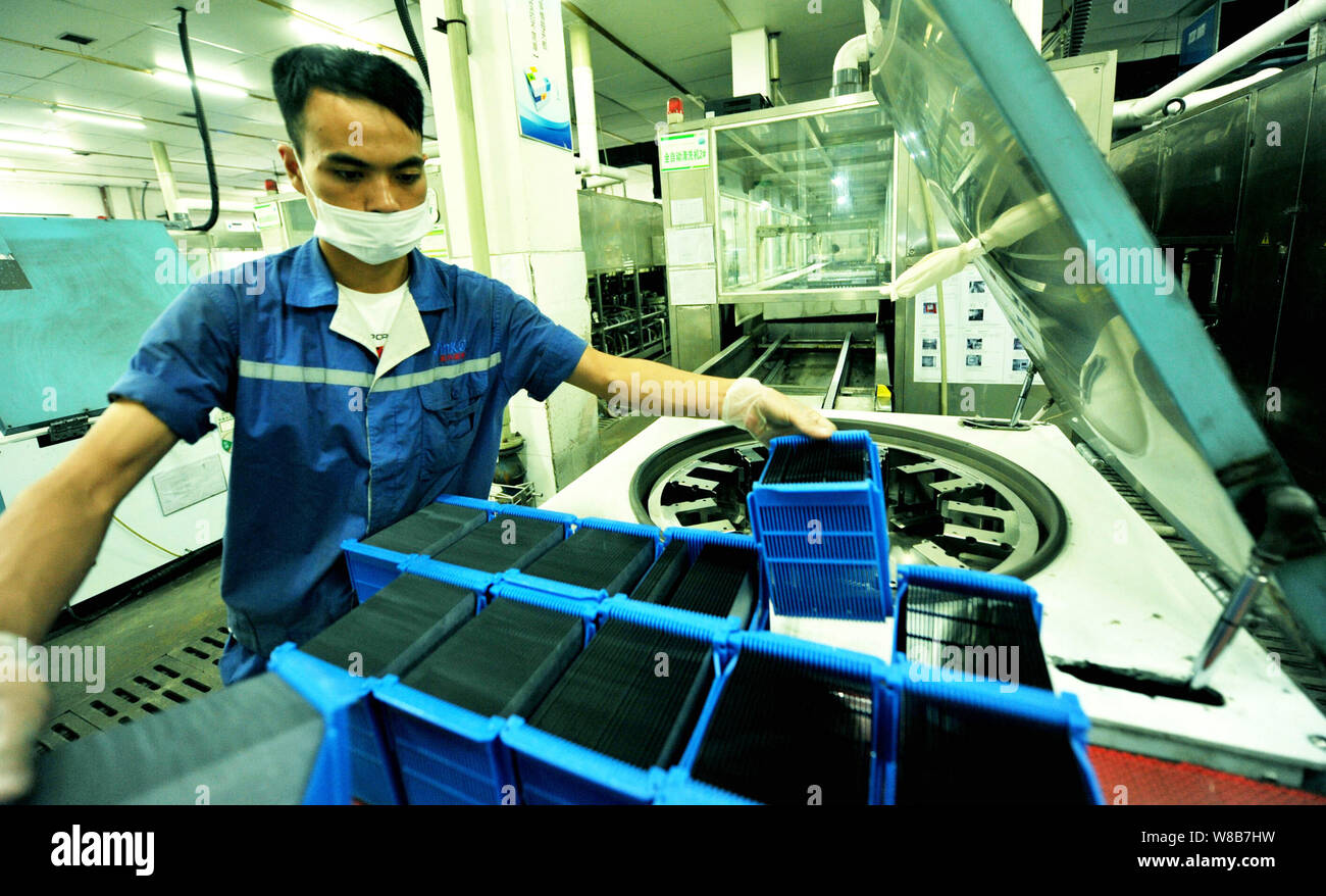 Jinko power hi-res stock photography and images - Alamy