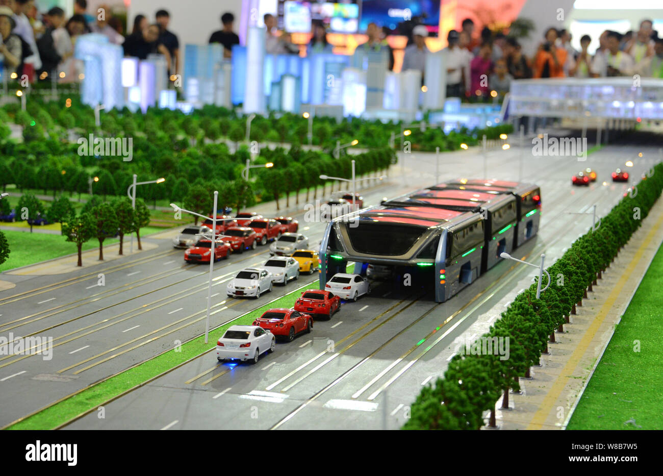 Transit elevated bus china hi-res stock photography and images - Alamy