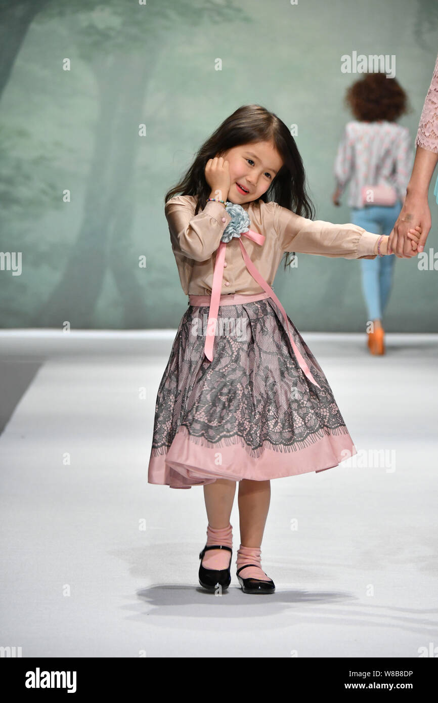 South Korean child star Kim Tae-rin (Taylor), the daughter of American ...